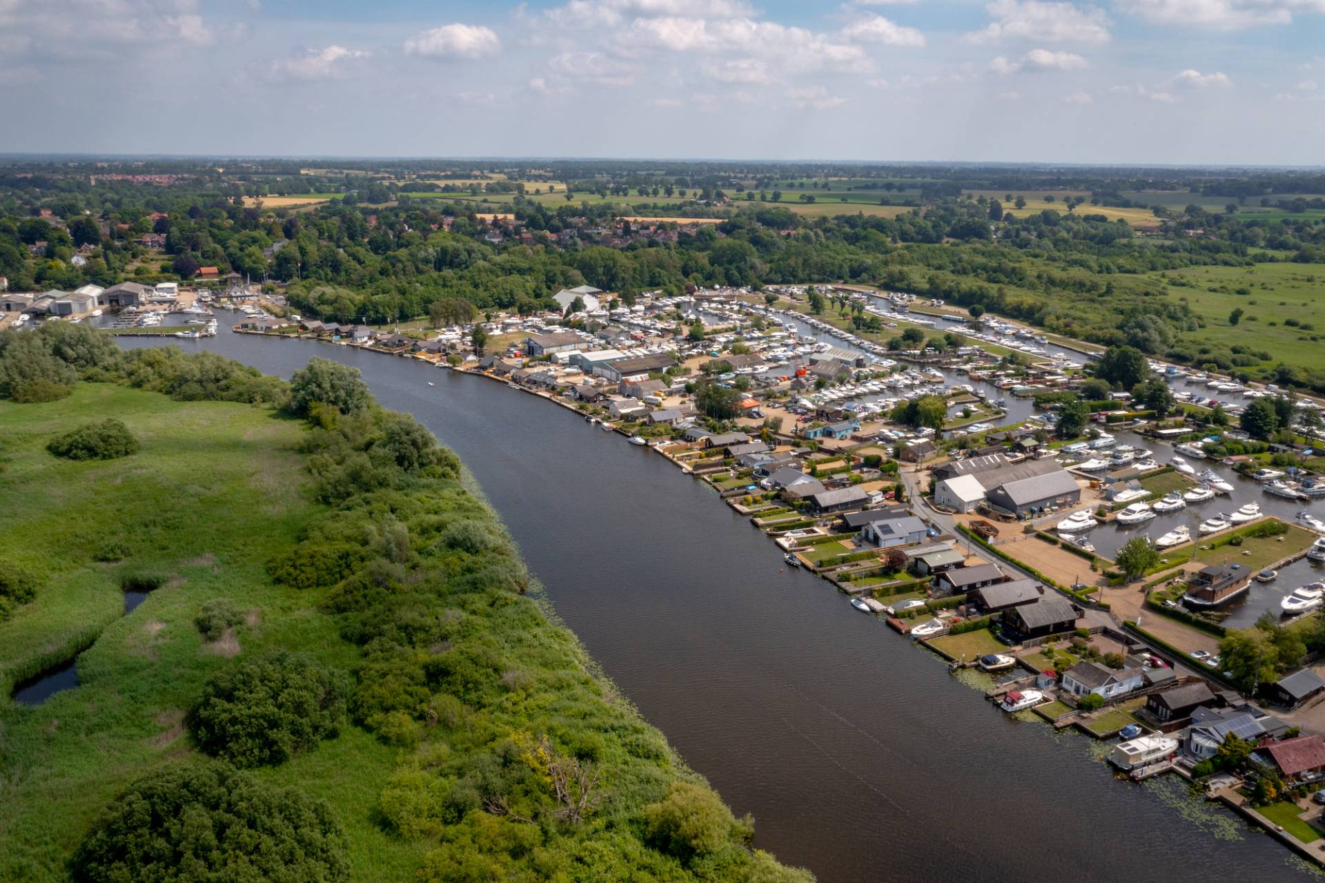 Norfolk Holiday Lodges in Brundall, Norwich, Riverside Location